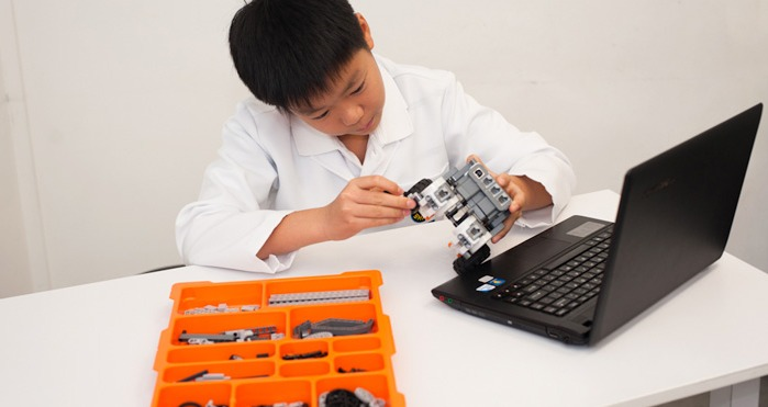 Flying Cape - Lego Robotics Ev3 Junior