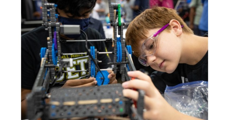 Flying Cape - Coding Robotic Trial Class